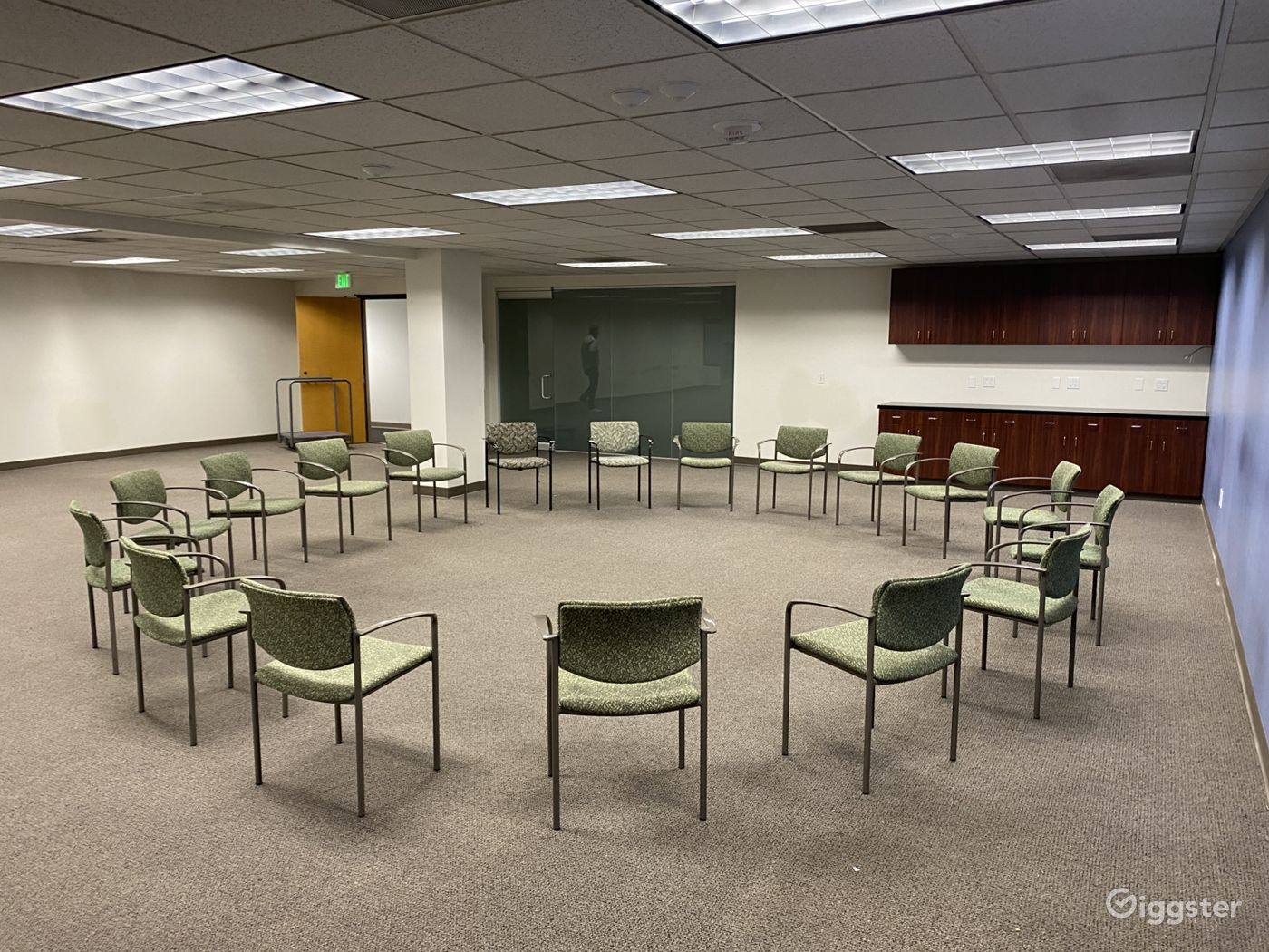 Suite 470: TWELVE STEPS (LAX) | Rent this location on Giggster