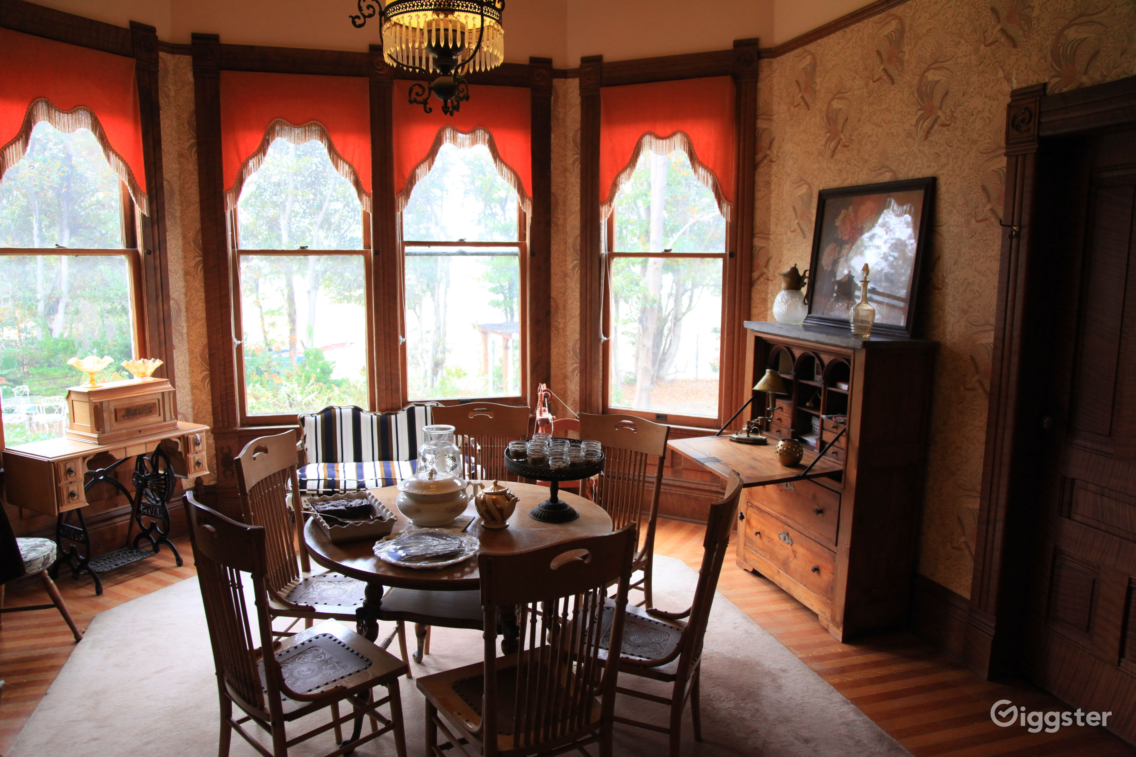 Farm, Barns, Victorian Home, Gardens, Farm animals | Rent this location ...