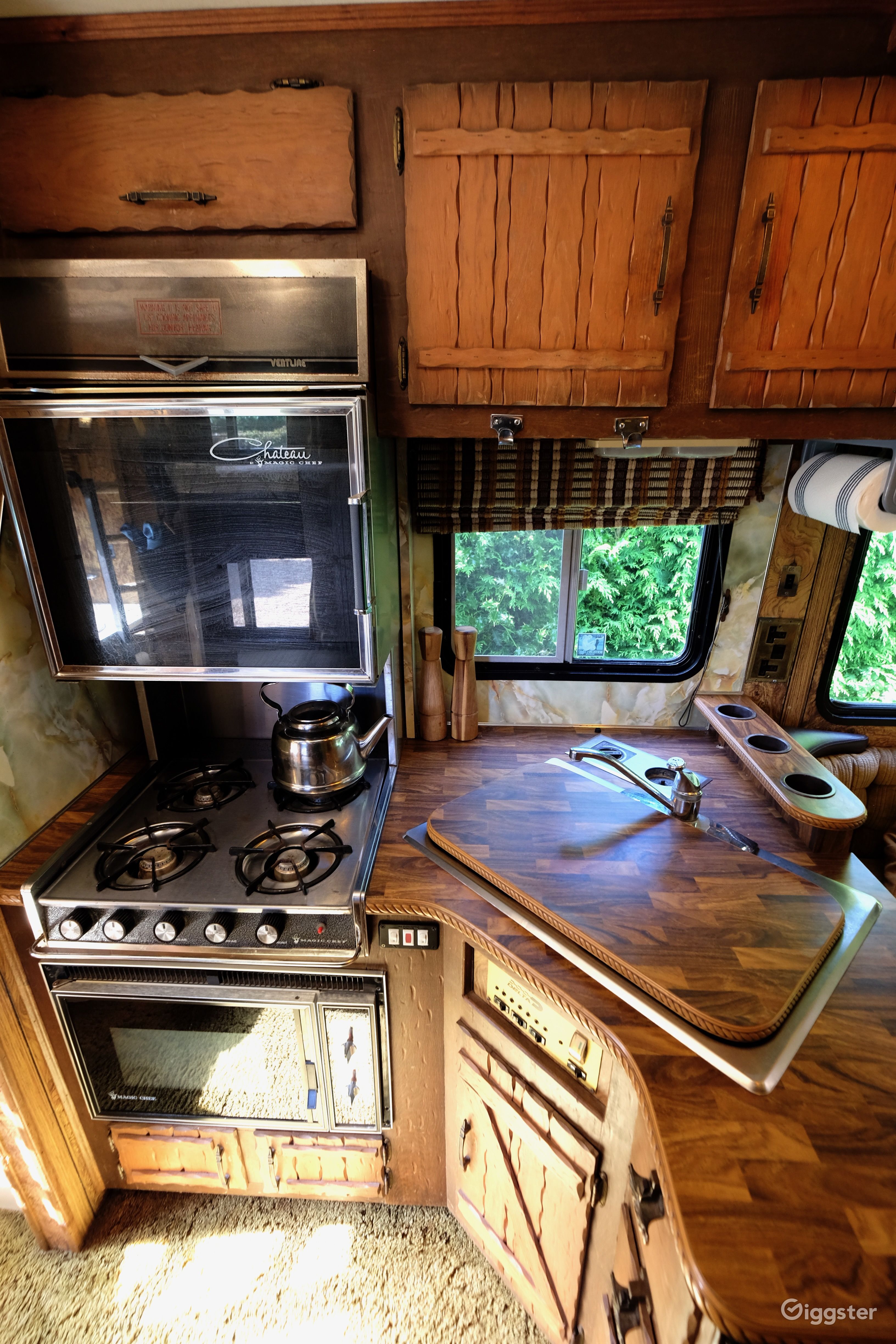 Iconic 80s Americana Motorhome | Rent this location on Giggster