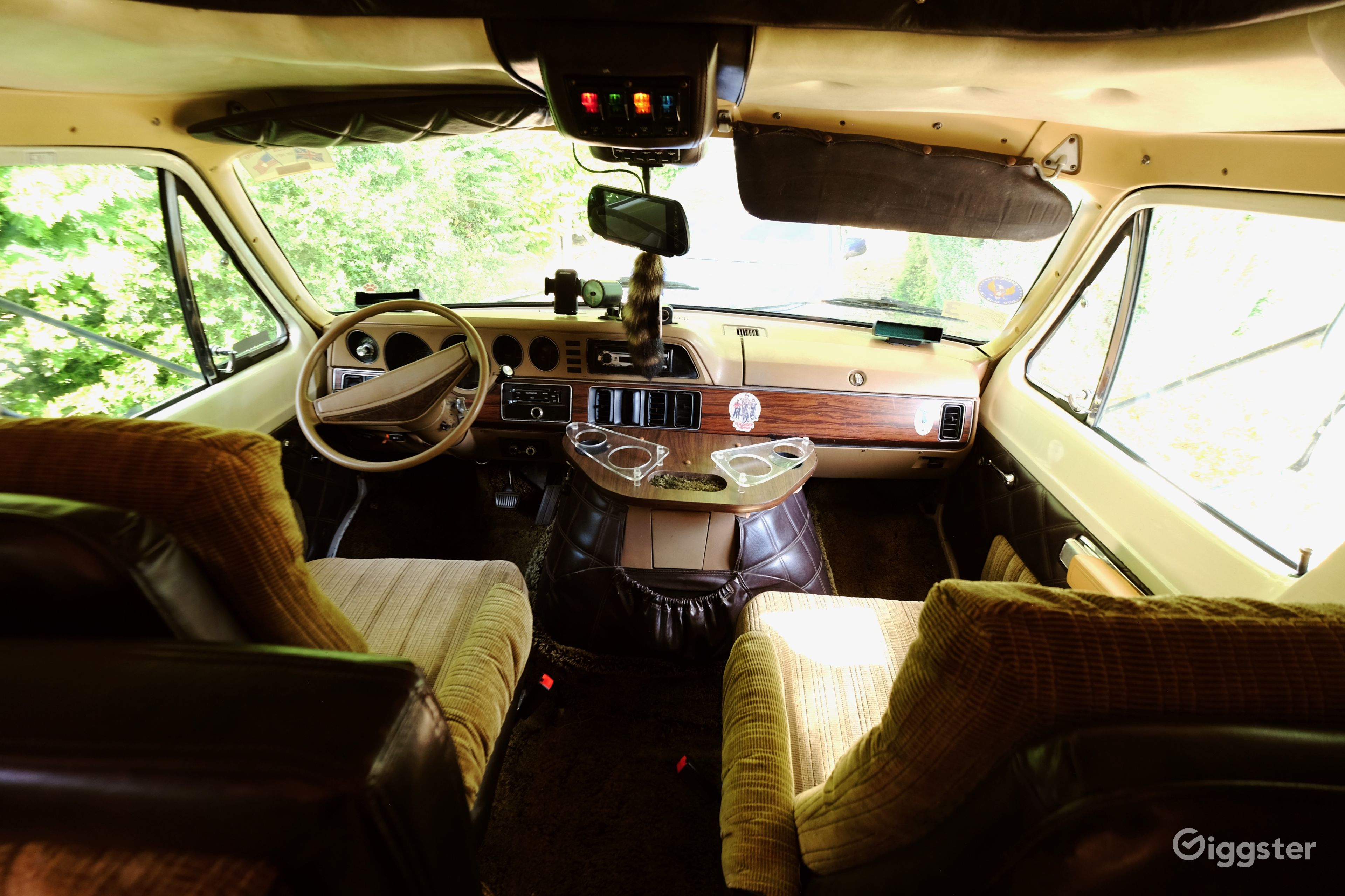 Iconic 80s Americana Motorhome | Rent this location on Giggster