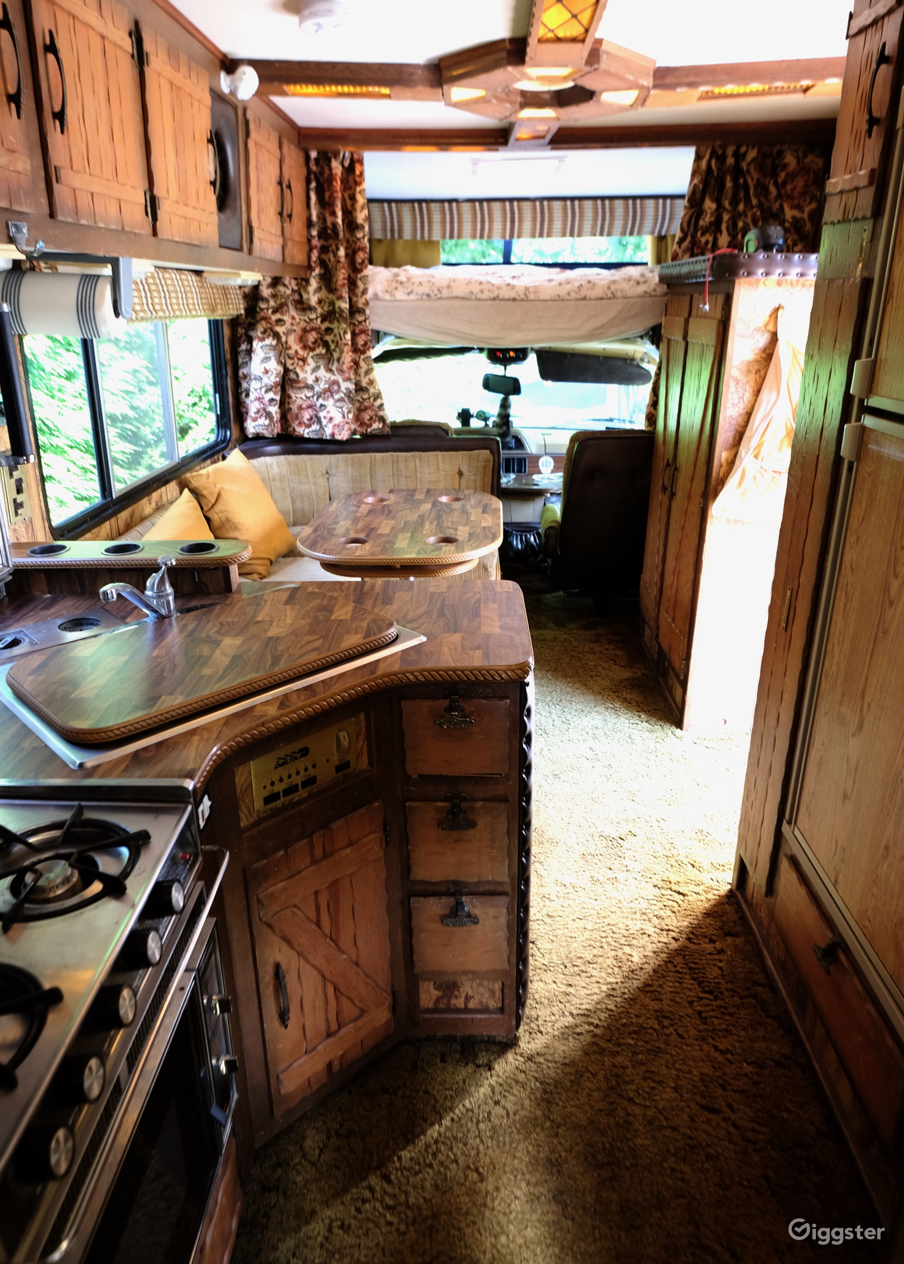 Iconic 80s Americana Motorhome | Rent this location on Giggster