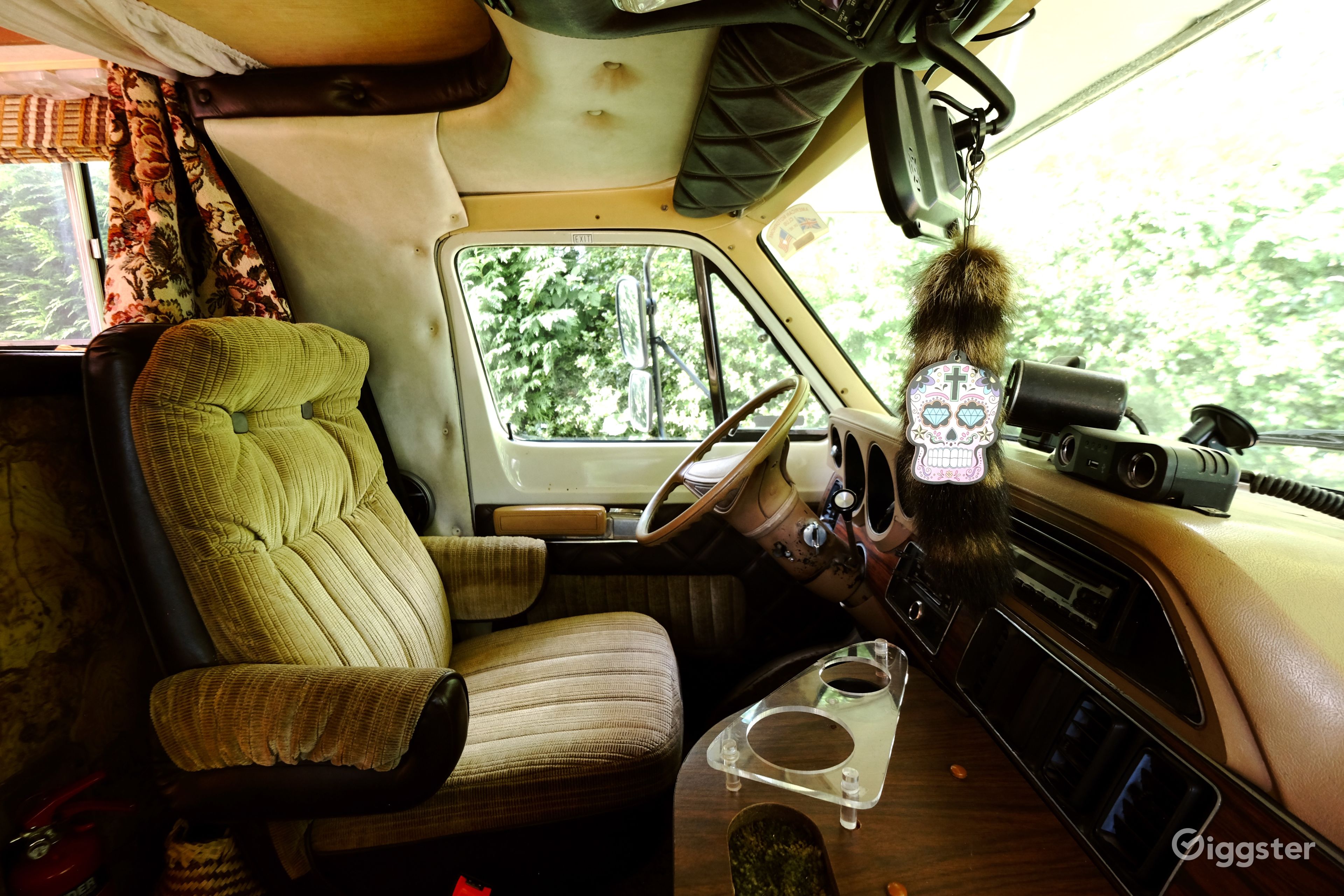 Iconic 80s Americana Motorhome | Rent this location on Giggster