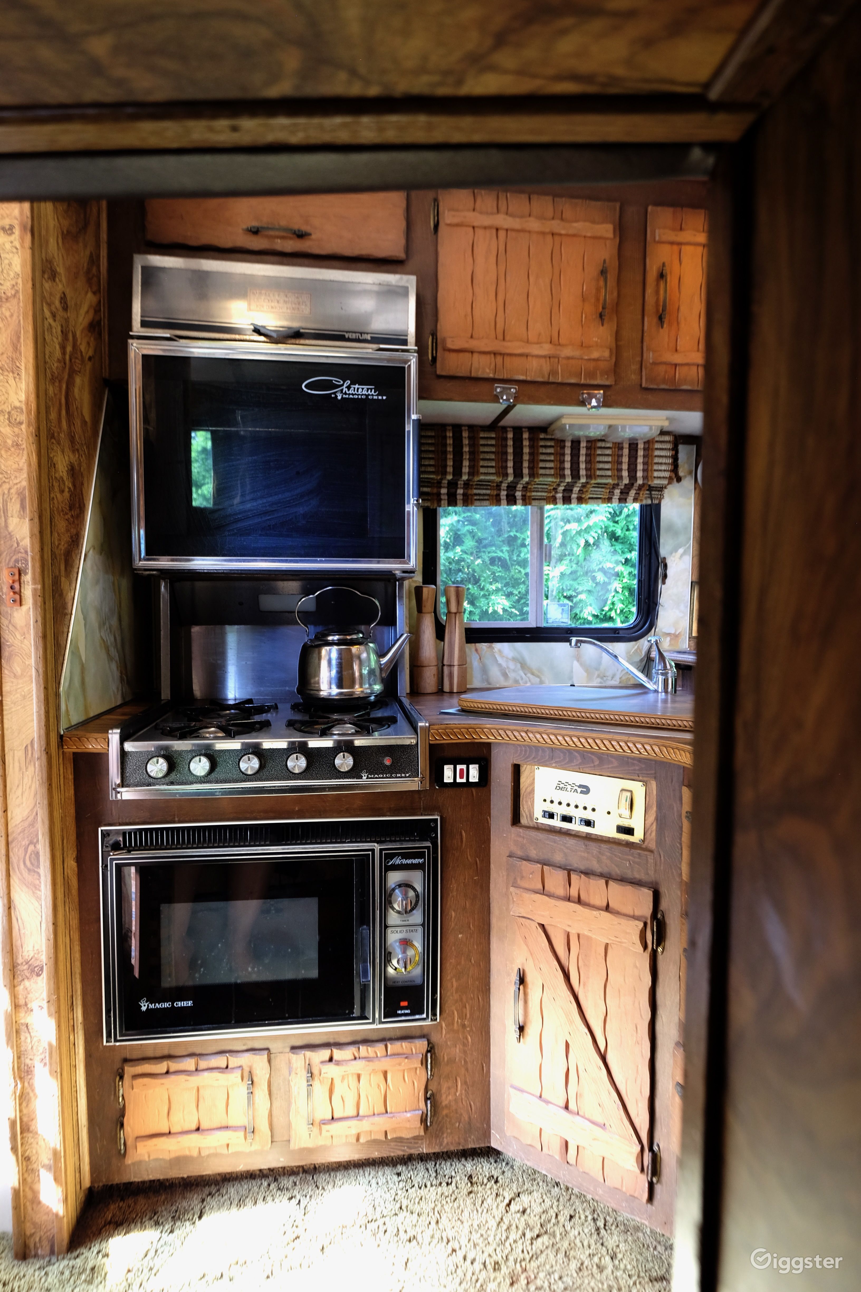 Iconic 80s Americana Motorhome | Rent this location on Giggster