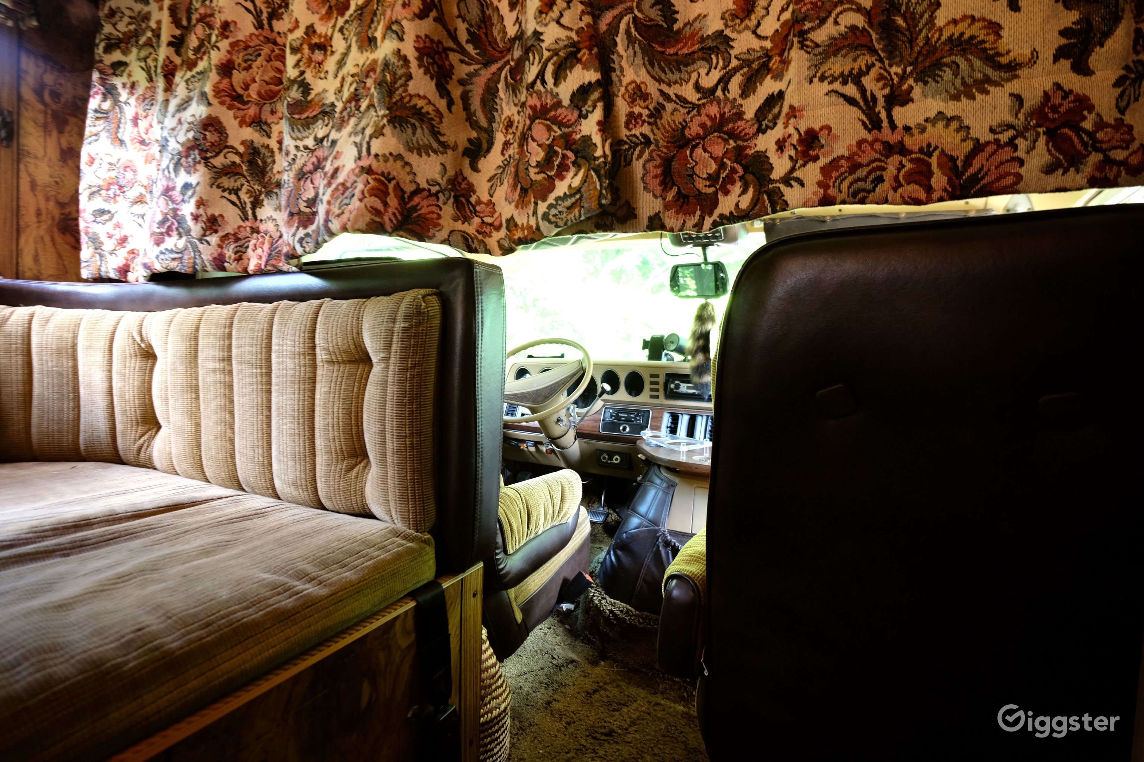 Iconic 80s Americana Motorhome | Rent this location on Giggster