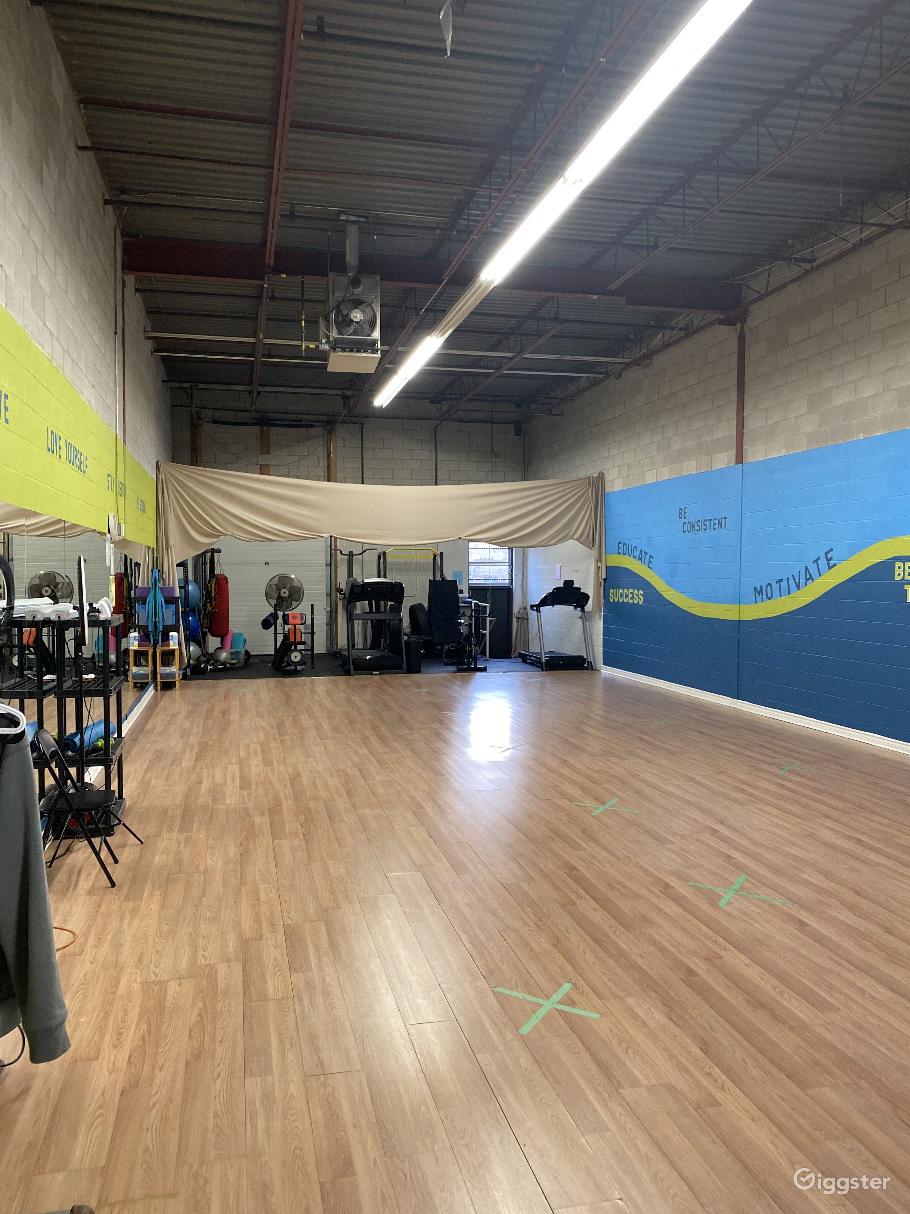 Spacious High Ceiling Event Studio | Rent this location on Giggster