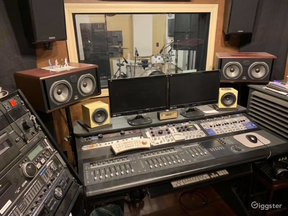 Fully-Equipped with an Old-School Feel Recording Studio in Reno | Rent ...