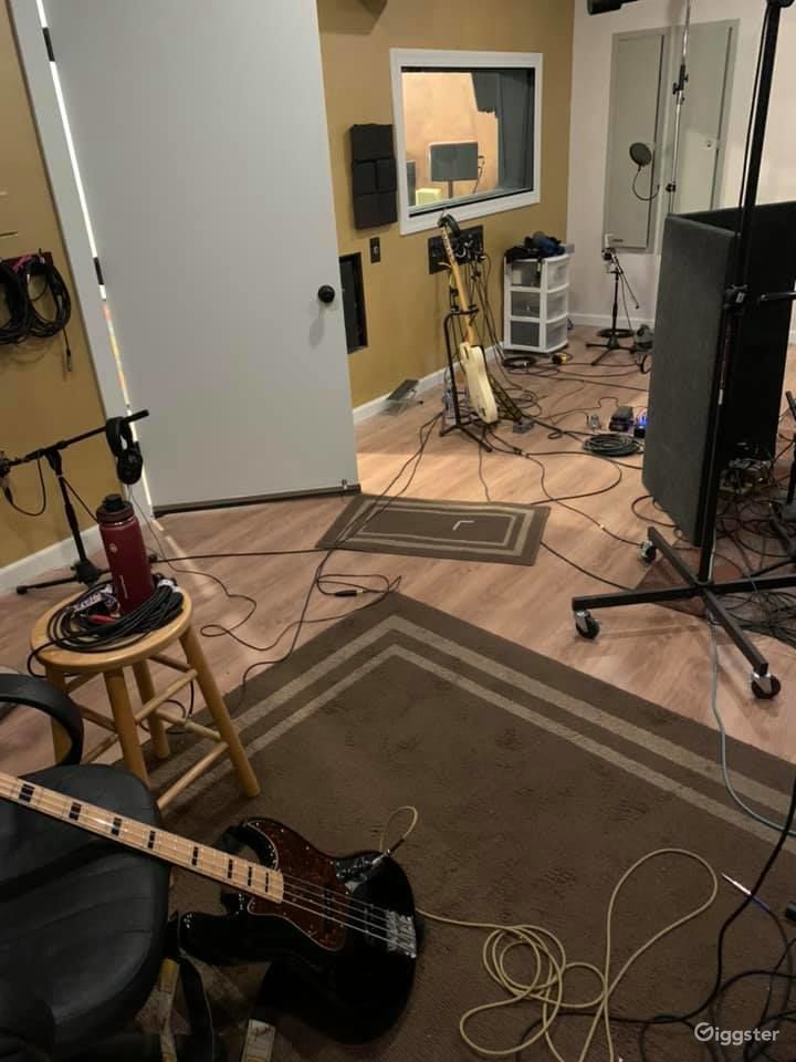 Fully-Equipped with an Old-School Feel Recording Studio in Reno | Rent ...