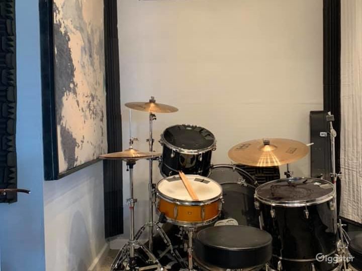 Fully-Equipped with an Old-School Feel Recording Studio in Reno | Rent ...