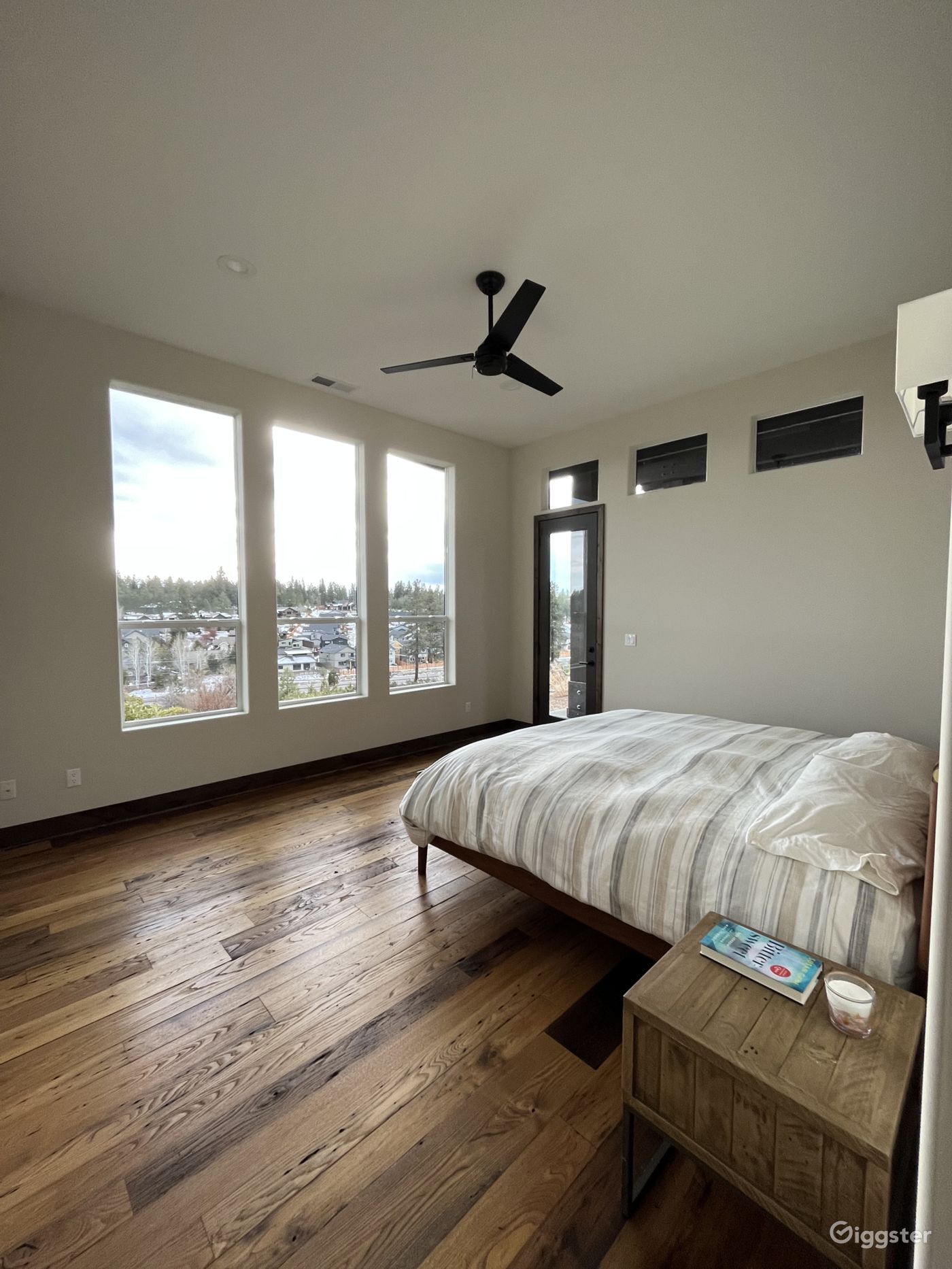 Beautiful industrial-modern w views in Bend! | Rent this location on ...