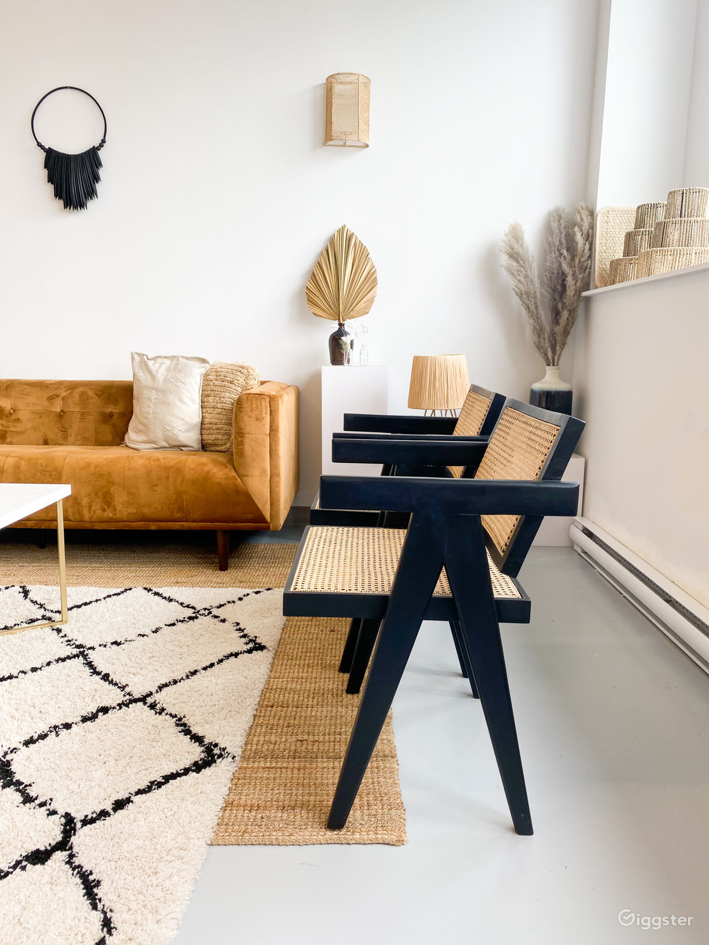 Bright and versatile 2300sf Boho Studio in Plateau | Rent this location ...