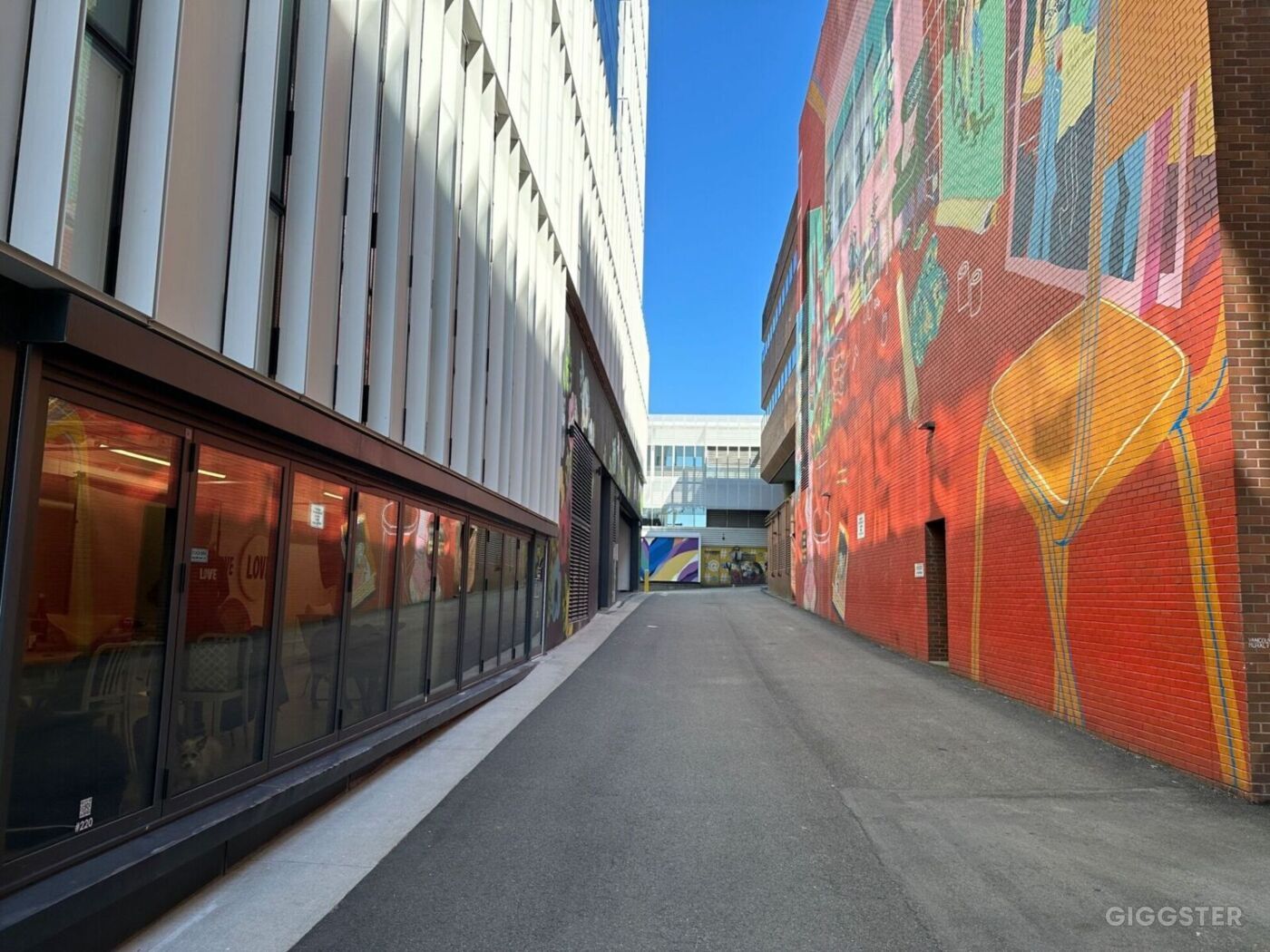 Open Concept Studio with street level access. | Rent this location on ...