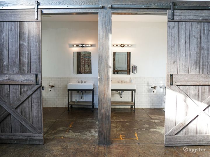 Cozy Event Space 2nd Floor: Event Venue | Rent this location on Giggster