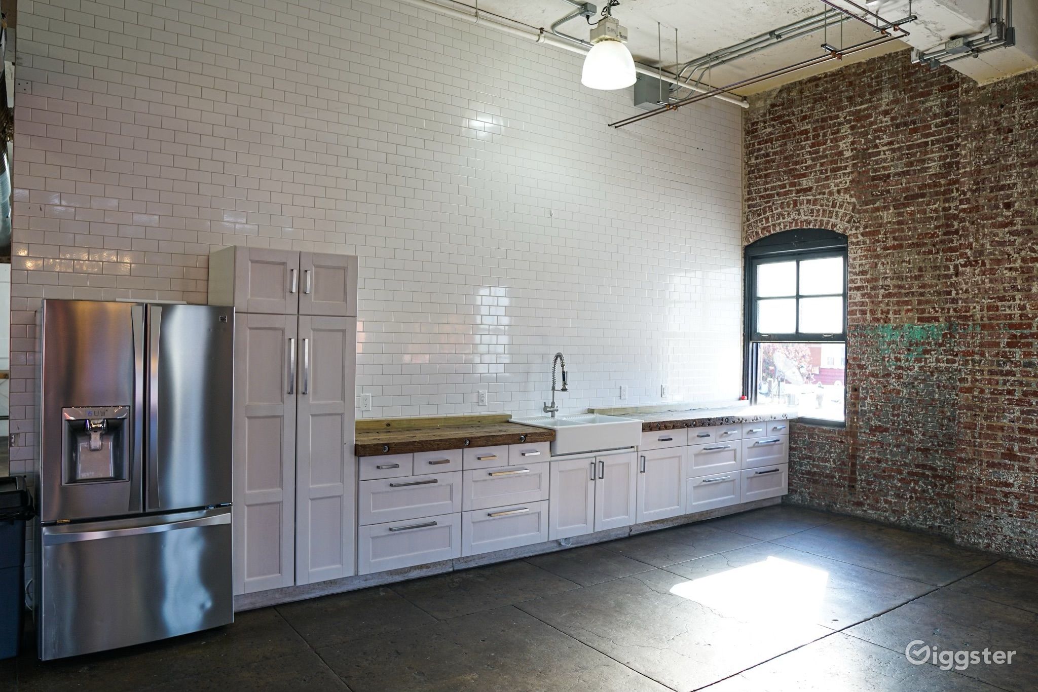 Cozy Event Space 2nd Floor: Event Venue | Rent this location on Giggster