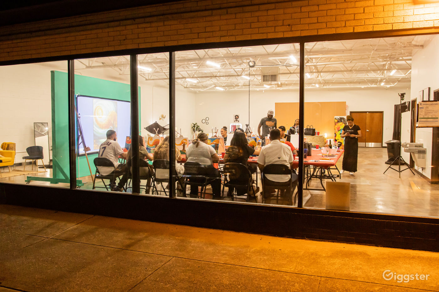 3,000 Sqft Downtown Dallas Natural Light Studio | Rent this location on ...