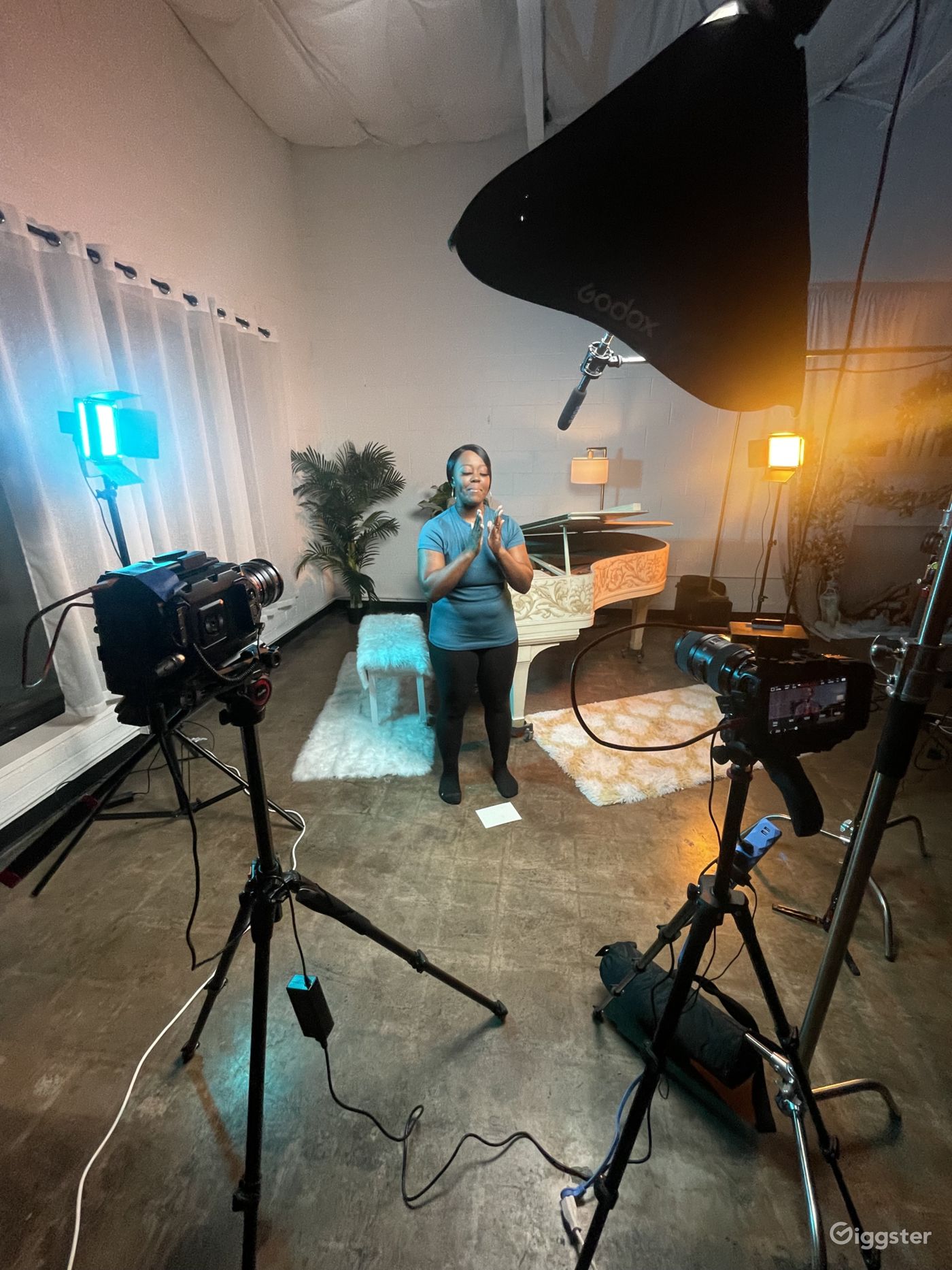 3,000 Sqft Downtown Dallas Natural Light Studio | Rent this location on ...