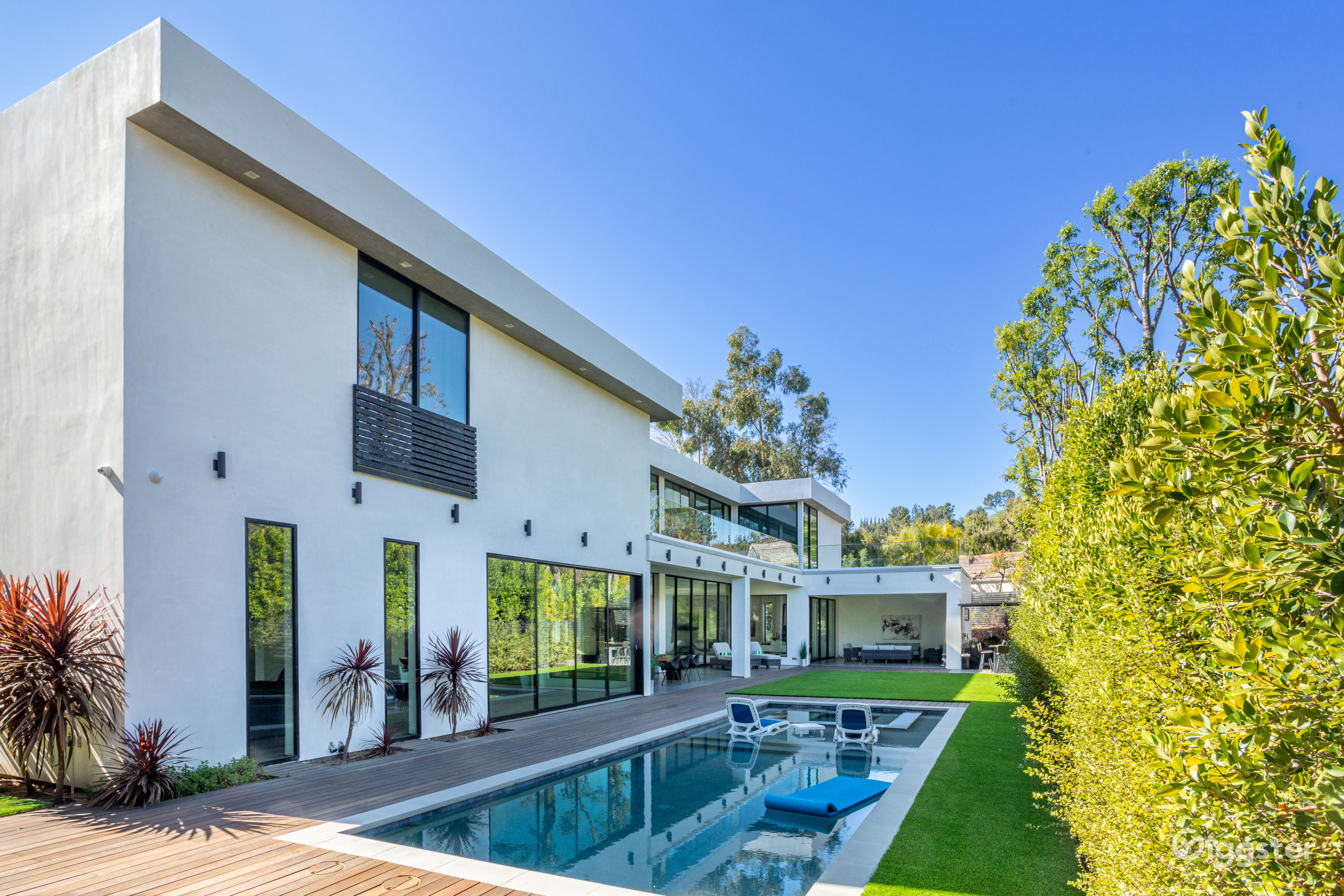 Modern Mansion in the Valley | Rent this location on Giggster