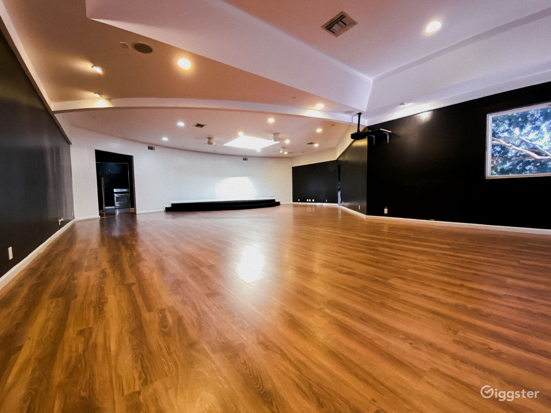 The BEST 10 Prom venues to rent near me | Giggster