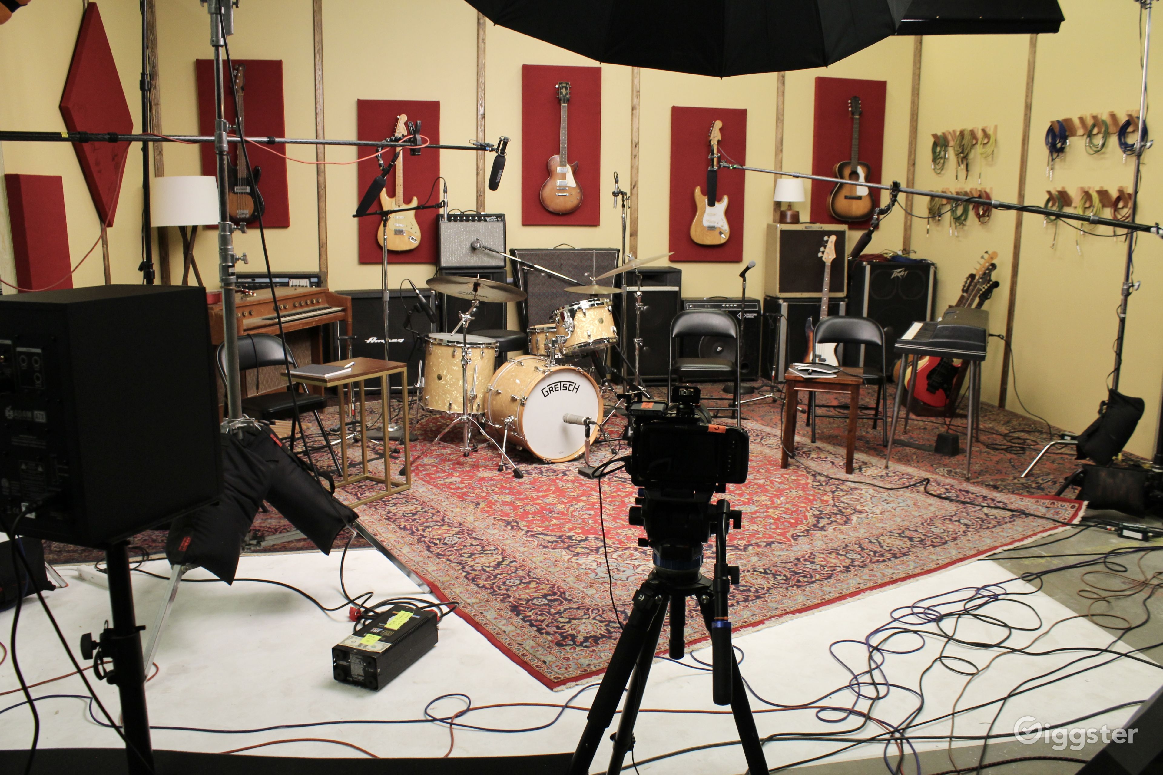 Film Studio w/Cyclorama Wall, Brick Wall, & Props | Rent this location ...