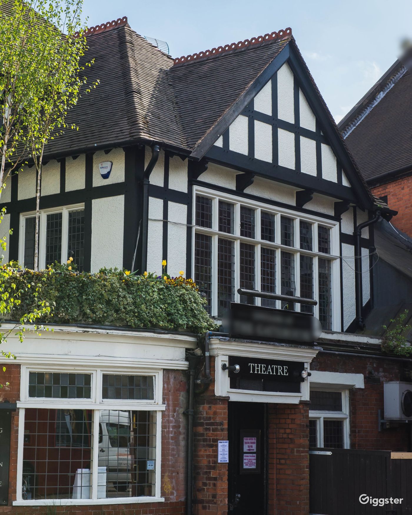 Upstairs at the Gatehouse, Highgate | Rent this location on Giggster