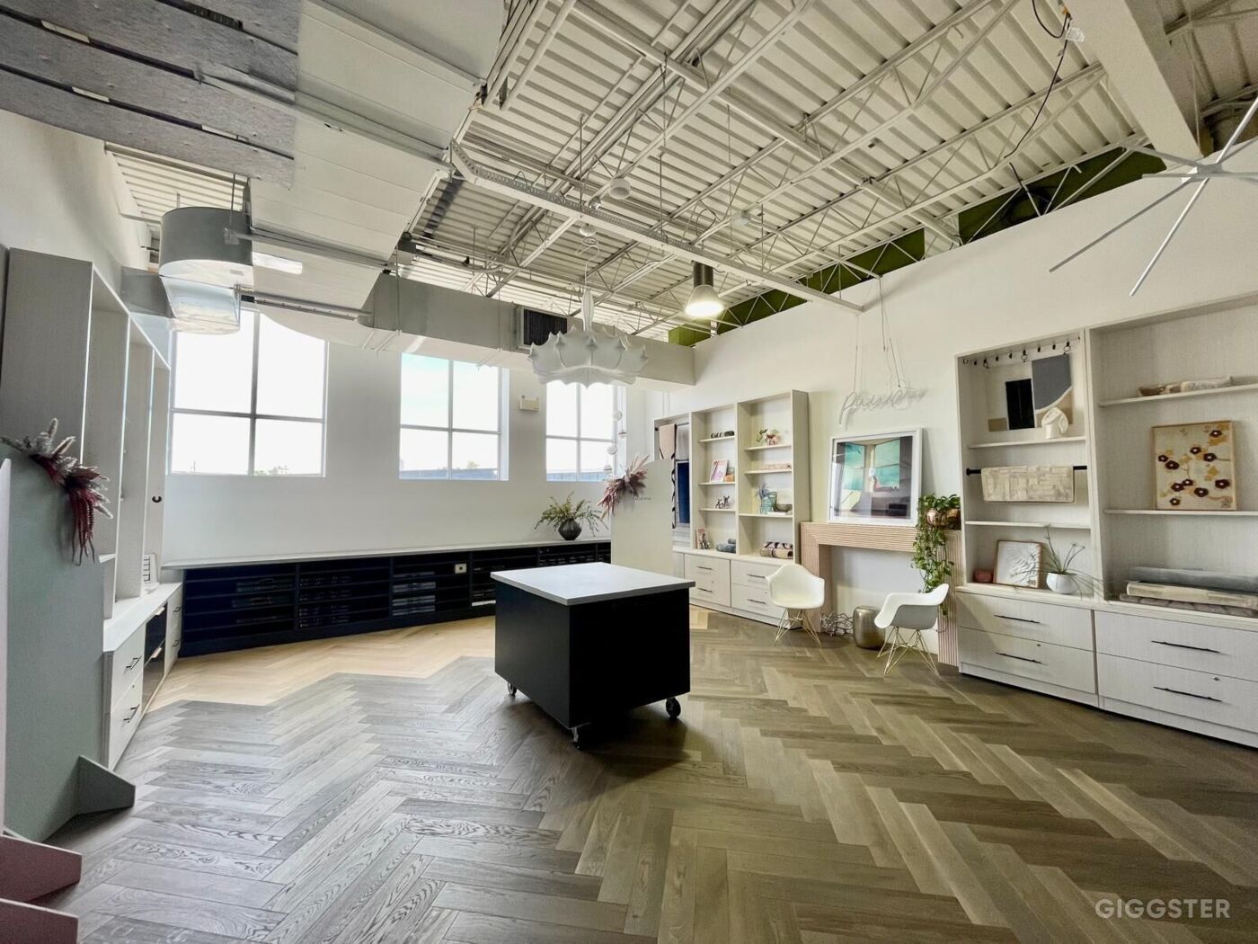 The Paum Lounge - Open-Concept Event Space | Rent this location on Giggster