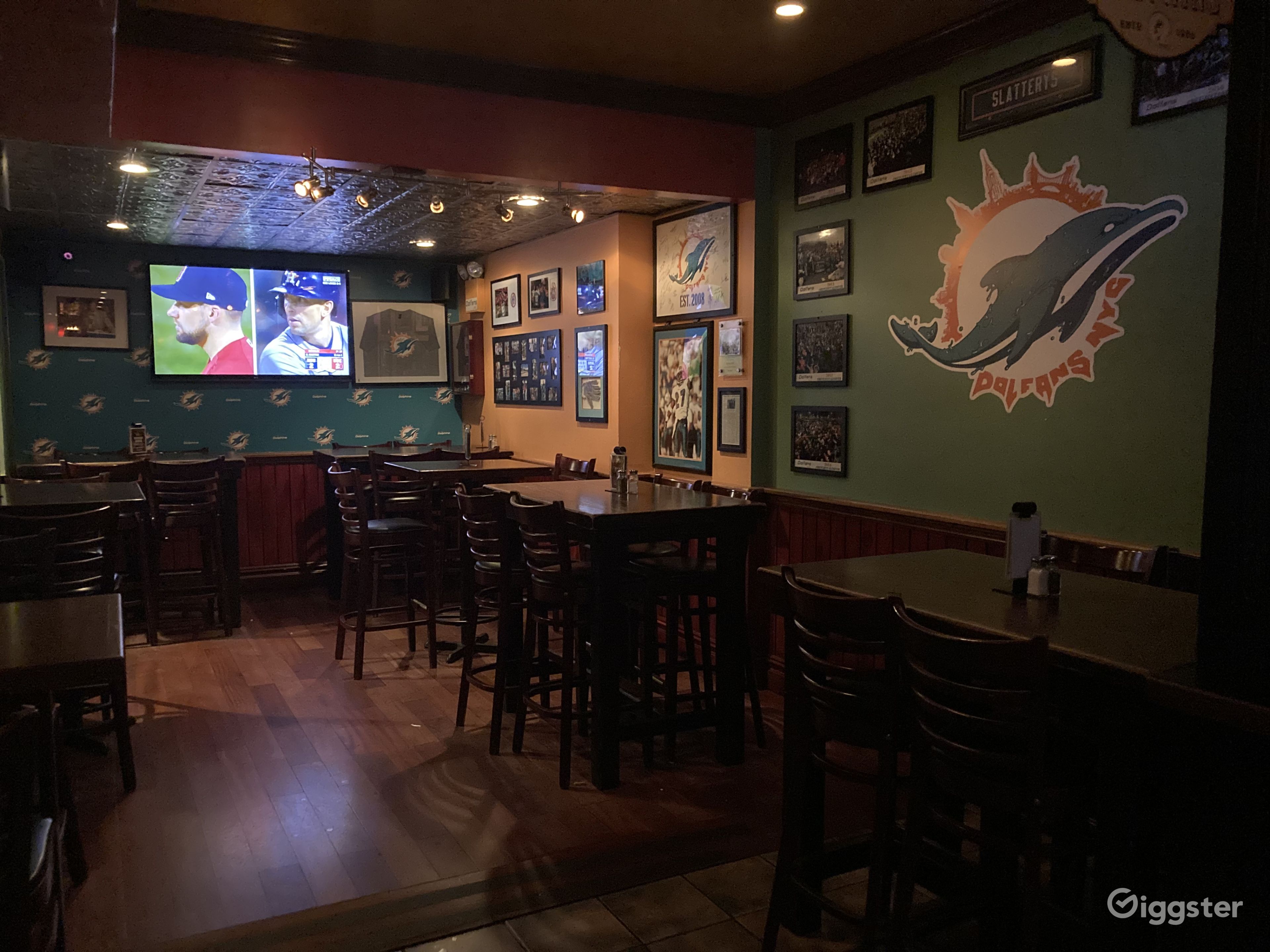 Downstairs backroom in New York | Rent this location on Giggster