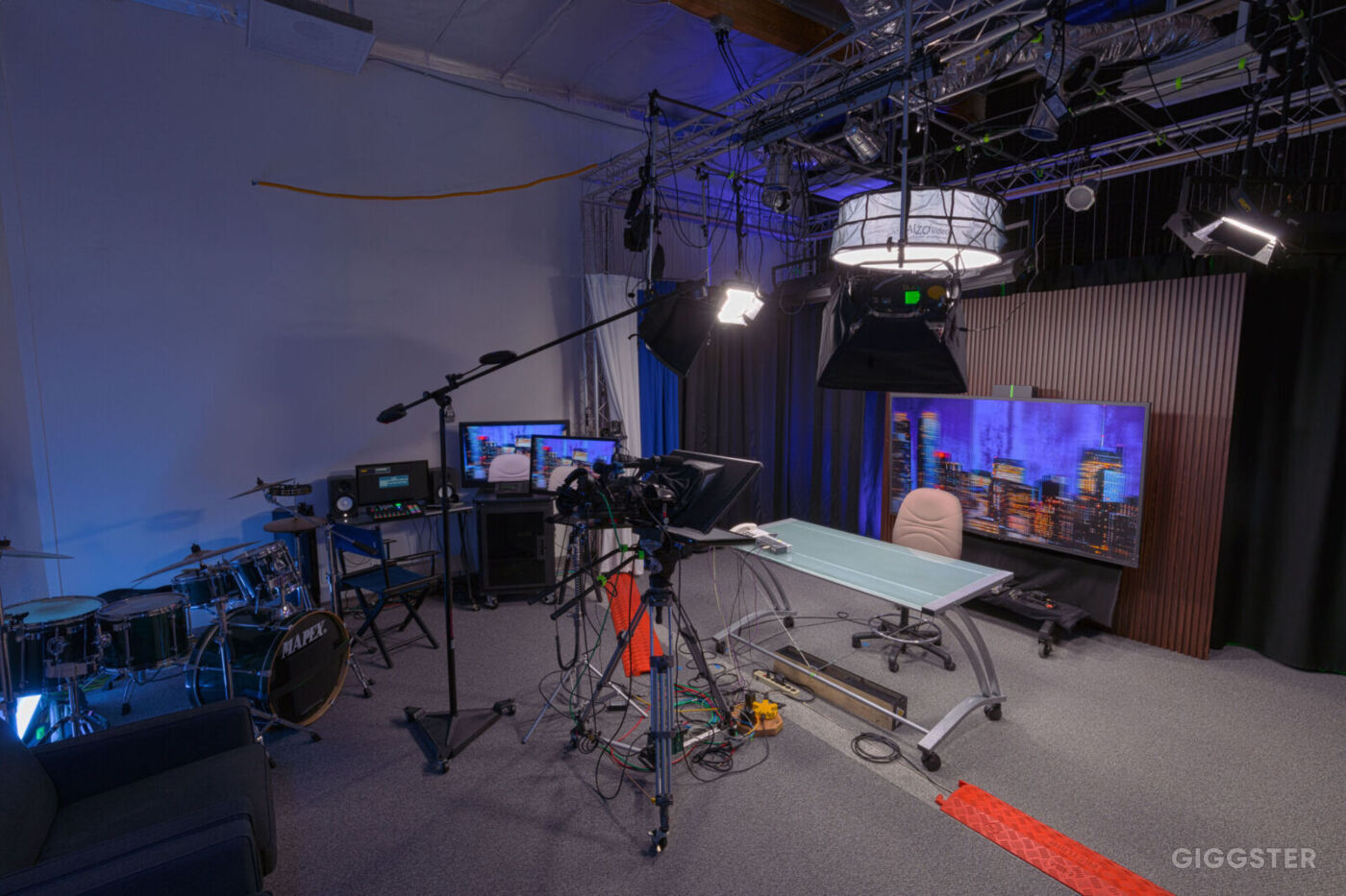 Production Studio Space in Irvine | Rent this location on Giggster