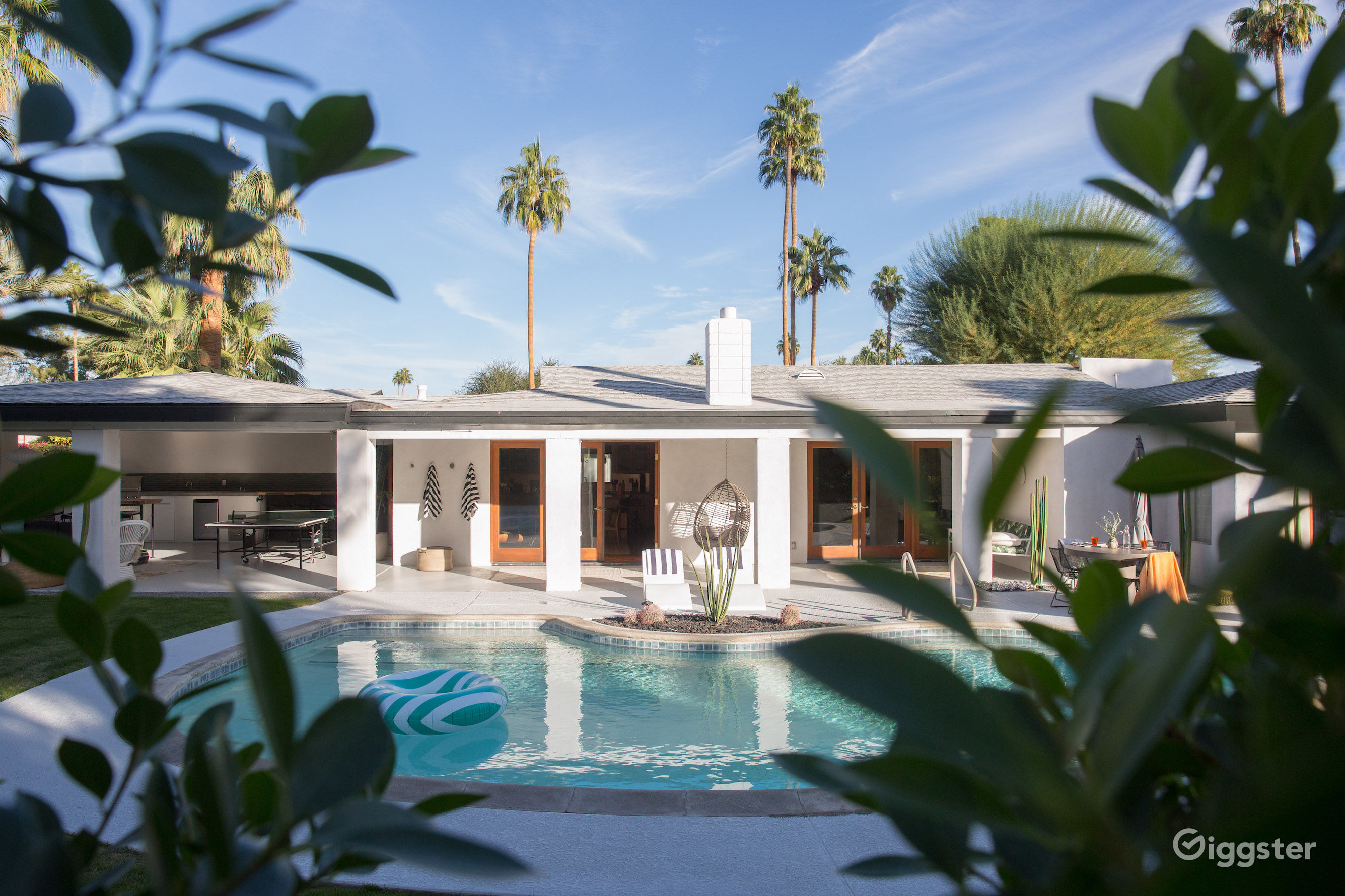 MCM with pool and mountain views | Rent this location on Giggster