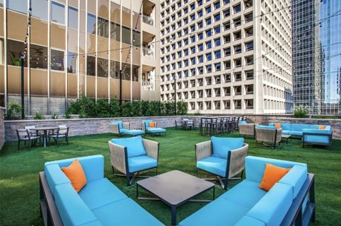 Downtown Dallas High Rise with Skyline View | Rent this location on ...