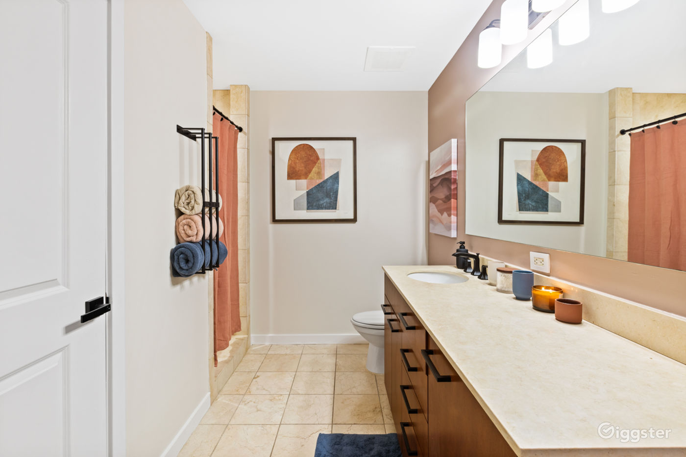 Downtown Dallas High Rise with Skyline View | Rent this location on ...