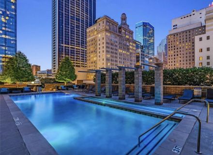 Downtown Dallas High Rise with Skyline View | Rent this location on ...
