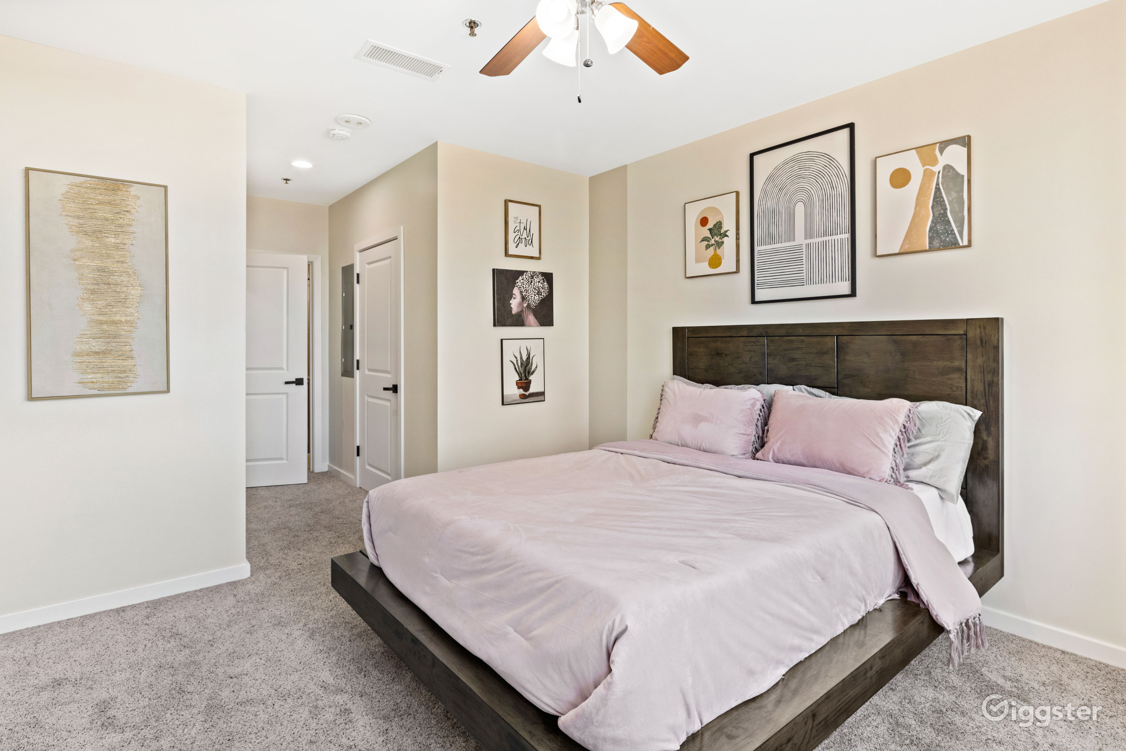 Downtown Dallas High Rise with Skyline View | Rent this location on ...