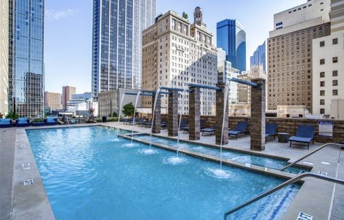 Downtown Dallas High Rise with Skyline View | Rent this location on ...
