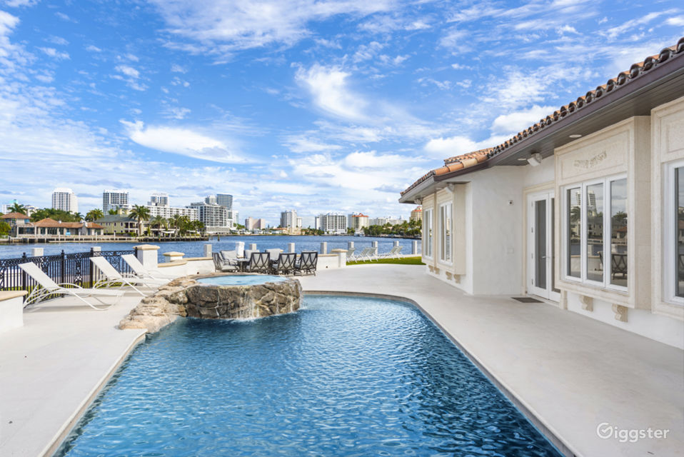 Water views 315ft Dock Large Mansion Estate | Rent this location on ...