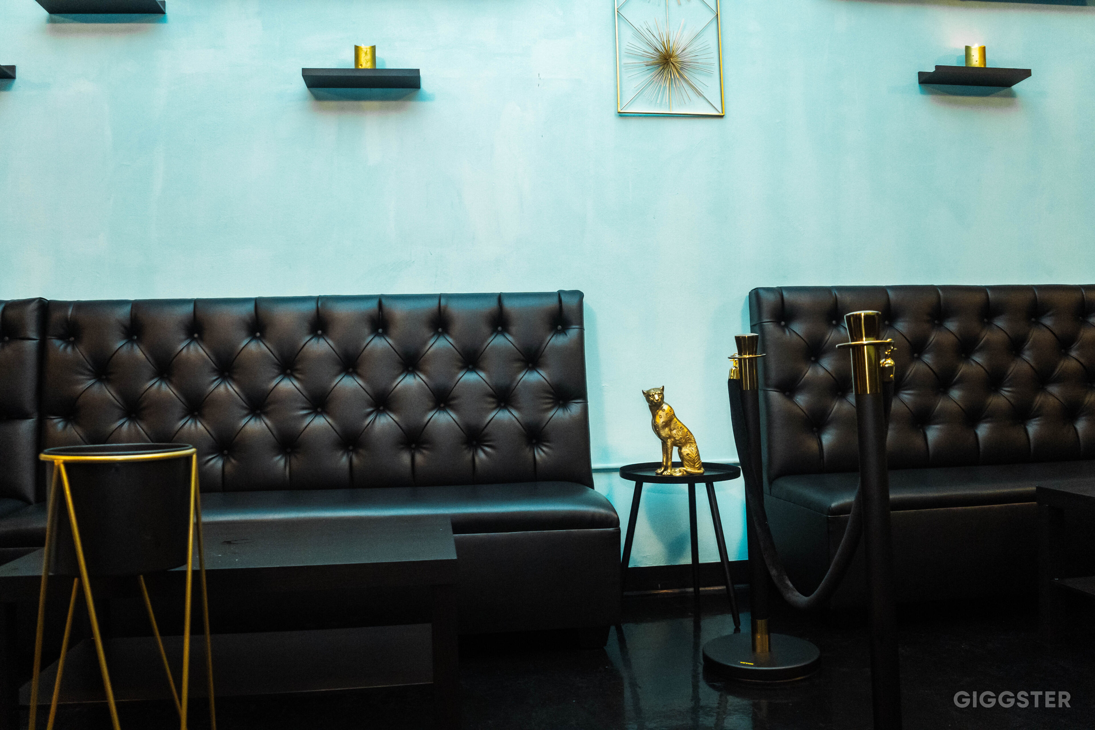Upscale Private Lounge in Hollywood | Rent this location on Giggster