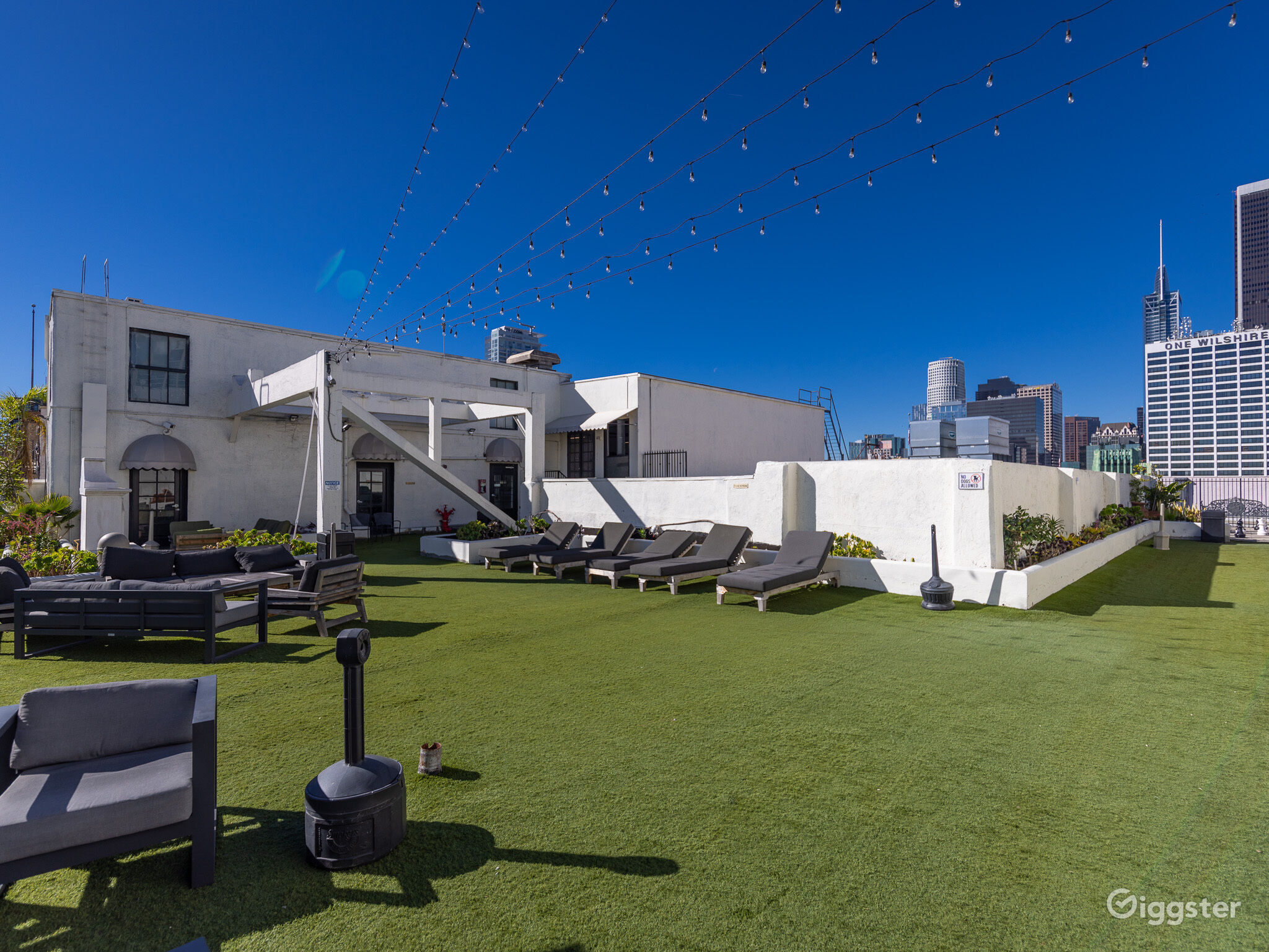 ART DECO DTLA ROOFTOP | Rent this location on Giggster