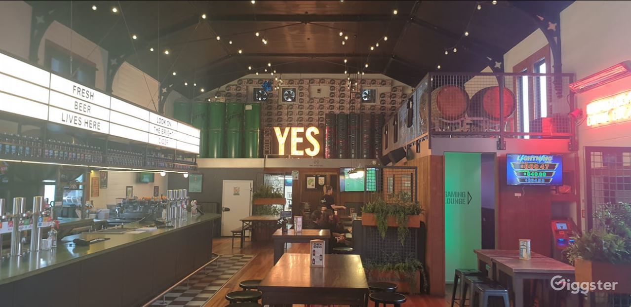 Bar Style Eatery in Hamilton | Rent this location on Giggster