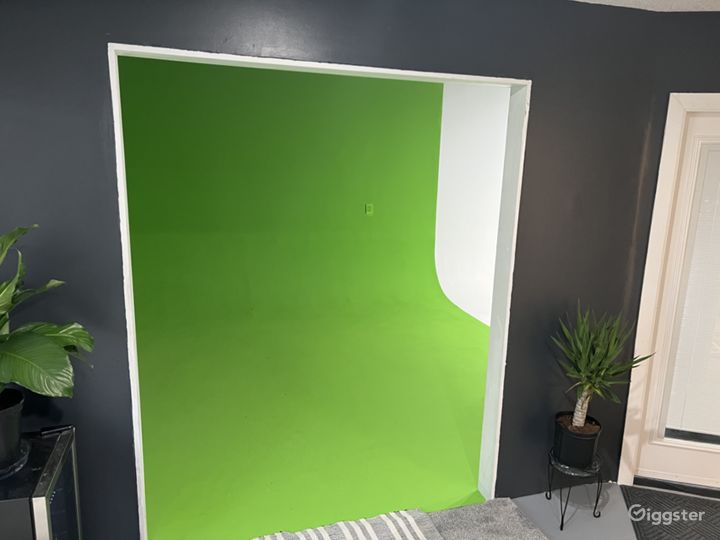 Photography Studio with Infinity Wall | Rent this location on Giggster