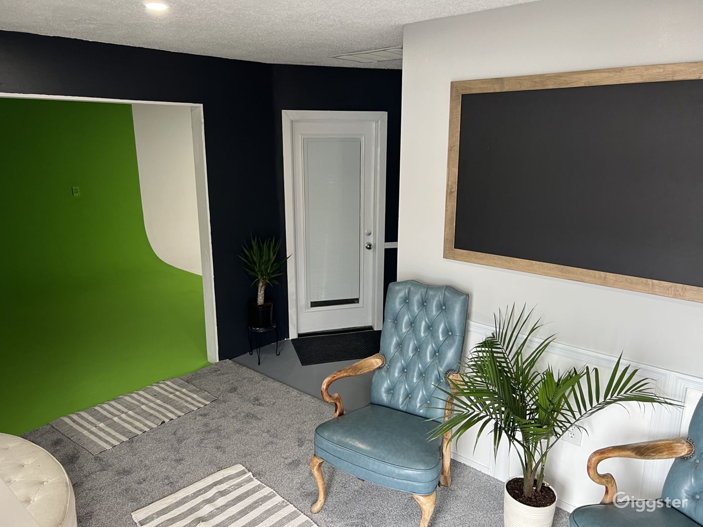 Photography Studio with Infinity Wall | Rent this location on Giggster