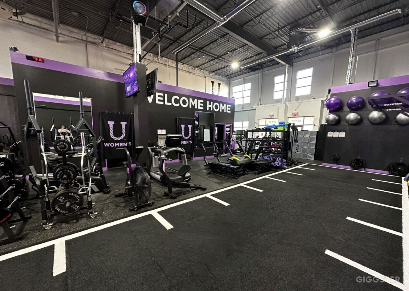 Well-equipped Gym in Toronto | Rent this location on Giggster