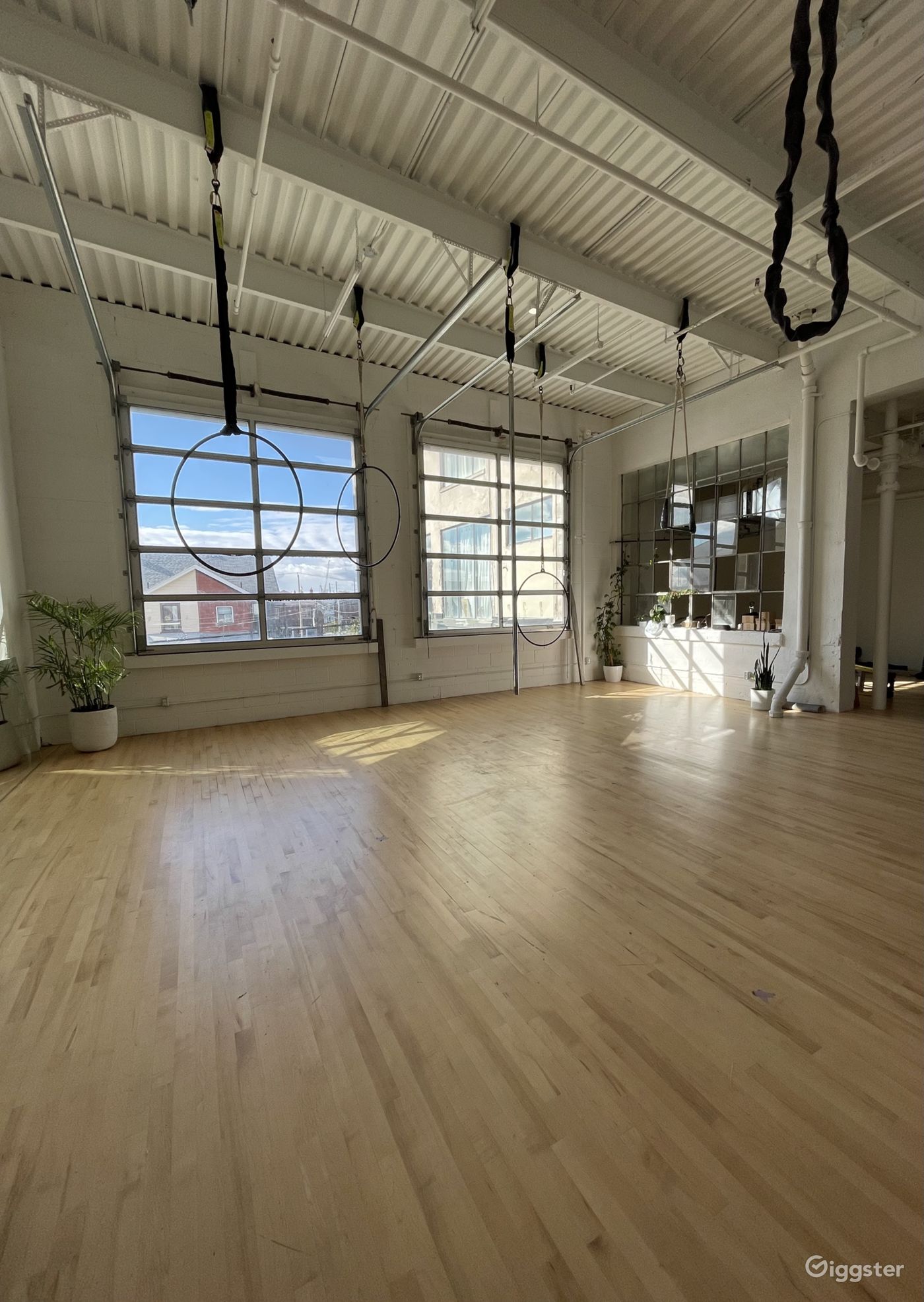 Bright & Open Aerial Studio | Rent this location on Giggster